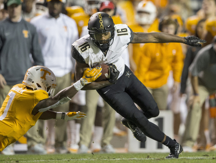 Titans Sign Former Vanderbilt Receiver Kalija Lipscomb - The Sports ...